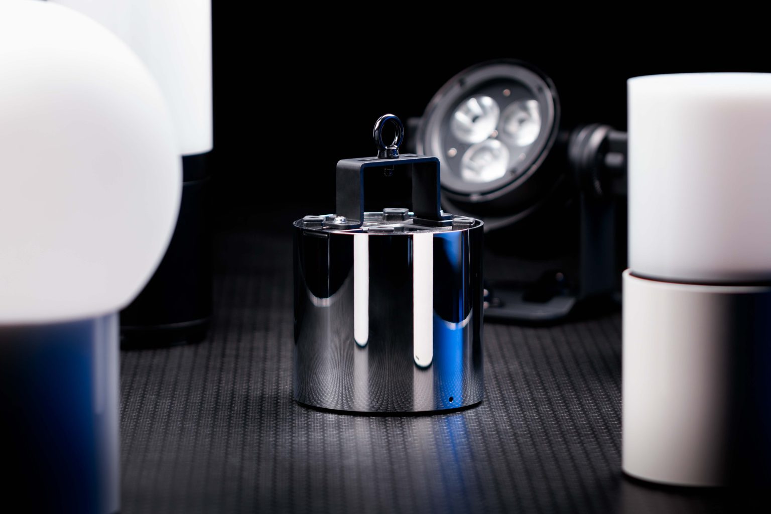 3x15W RGB+WW IP65 battery-powered projector – Sagitter